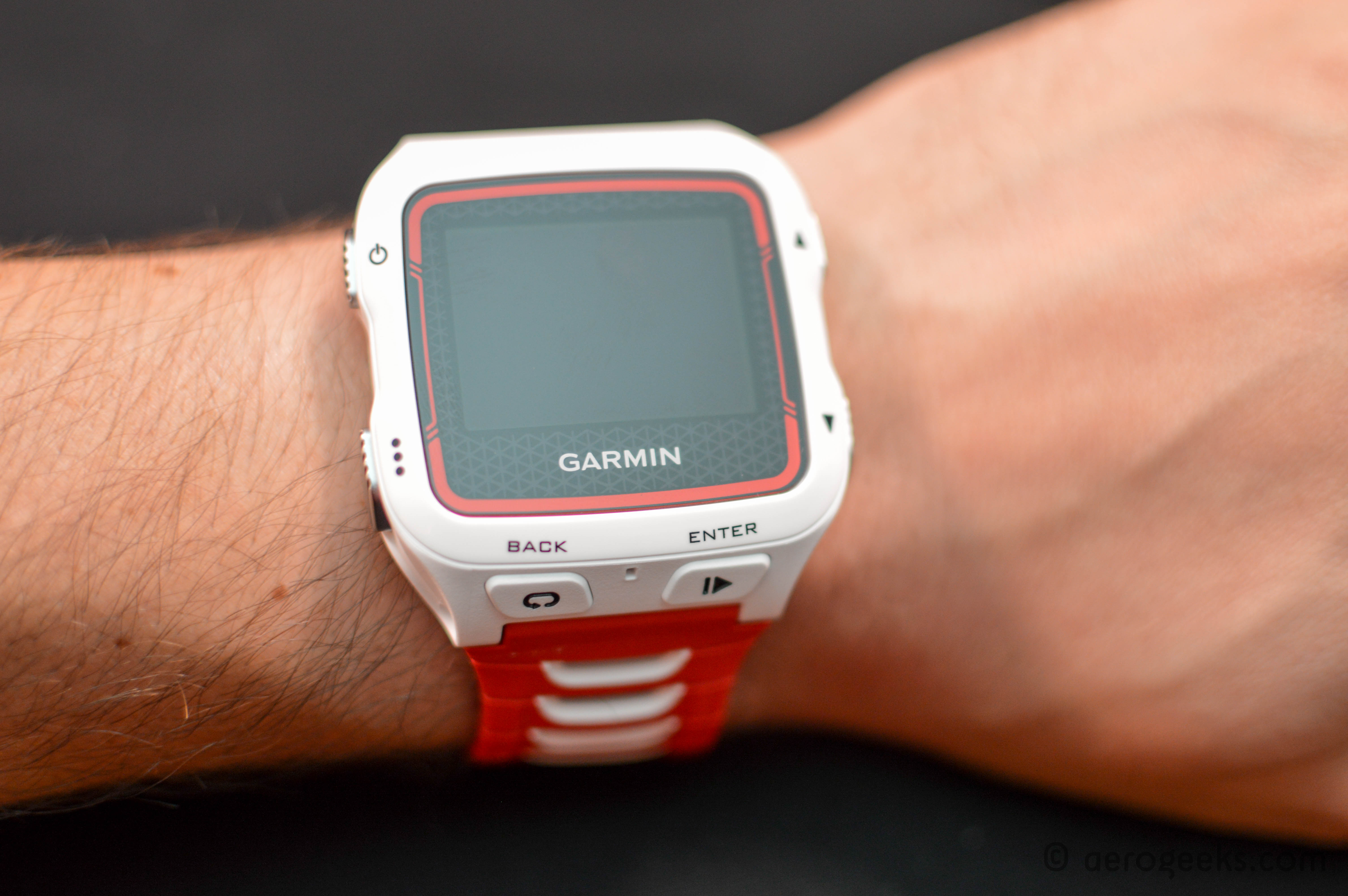 Часы мультиспортивные с кардиодатчиком Garmin Forerunner 920XT Bundle ...