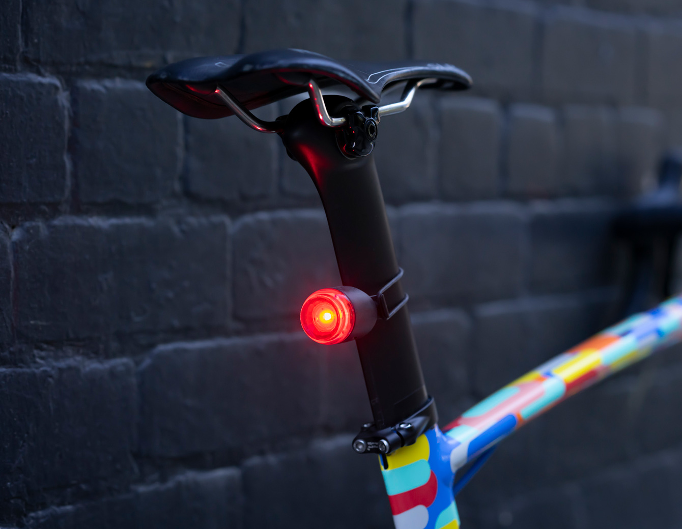 Мигалка задняя Knog Plug Rear 10 Lumens серая (12251) - купить в Киеве ...
